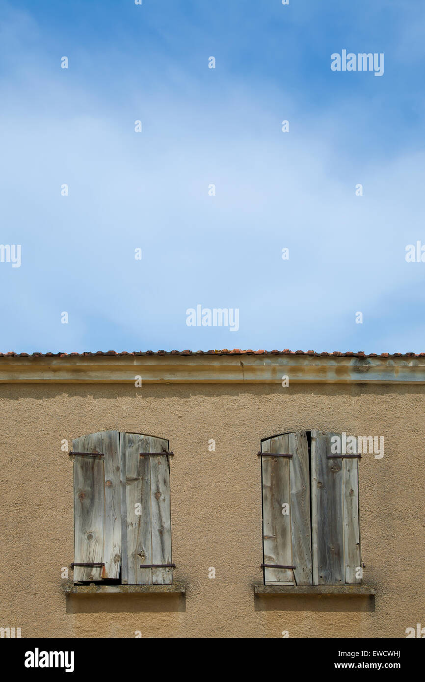 Closed wooden shutter hi-res stock photography and images - Alamy