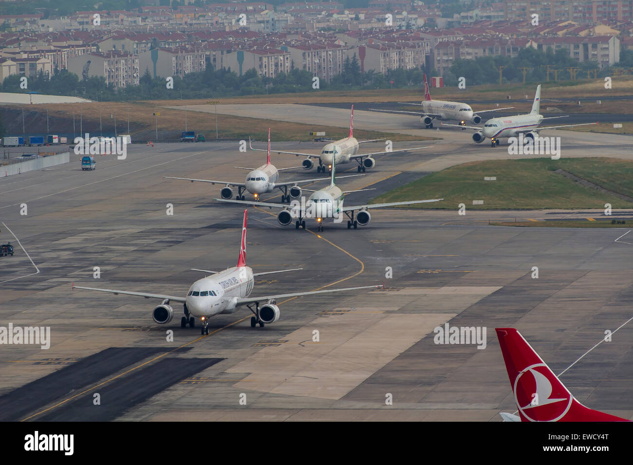 Delta embraer hi-res stock photography and images - Alamy
