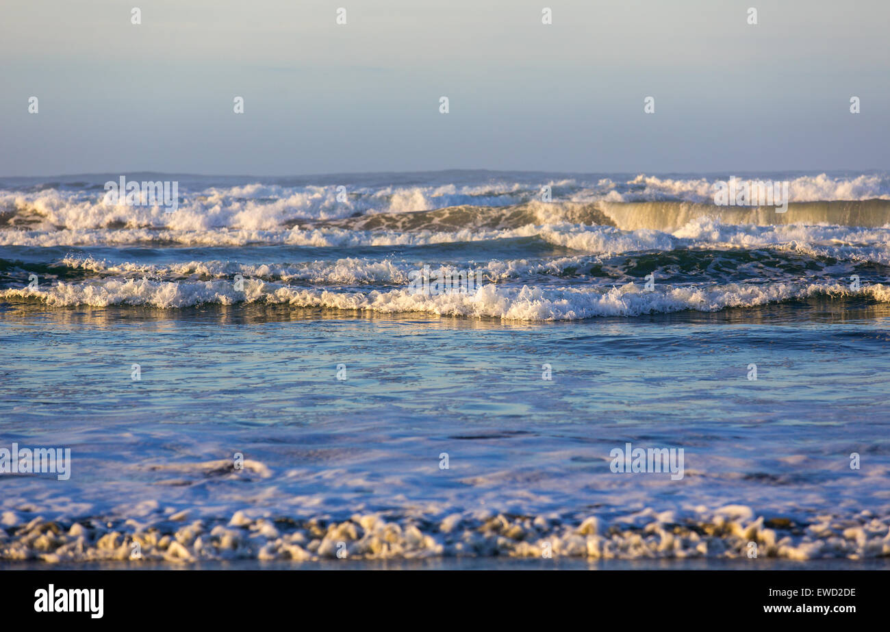 Ocean waves on Long Beach in Tofino, British Columbia Stock Photo - Alamy