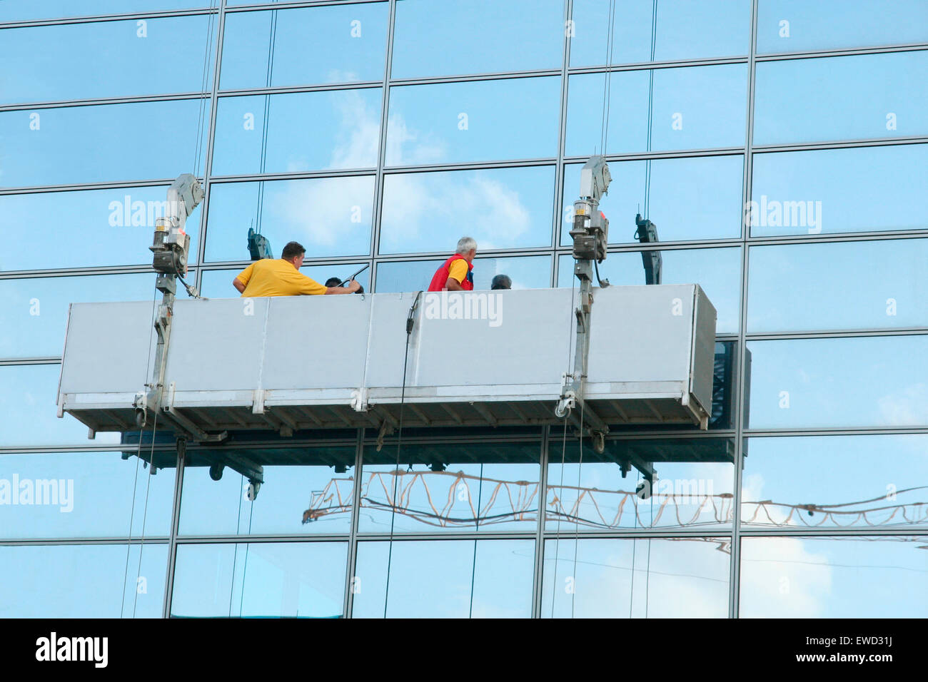 Glass elevator outside hi-res stock photography and images - Alamy