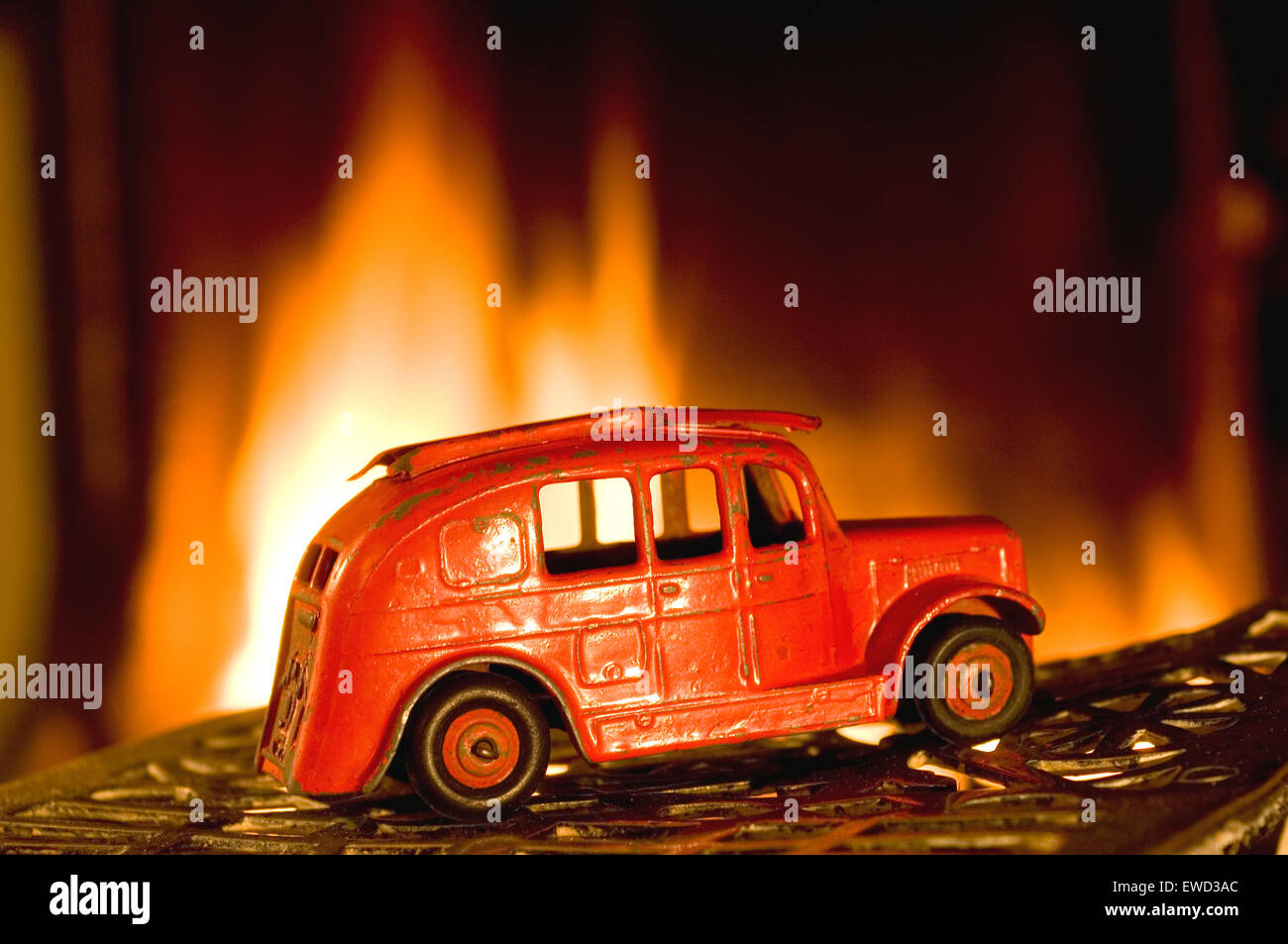 Dinky cars from 1950s hi-res stock photography and images - Alamy