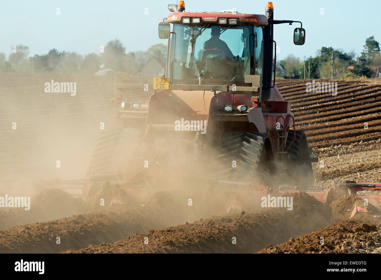Case 550 Quadtrac tractor farrow-forming, Sutton, Suffolk, UK Stock ...