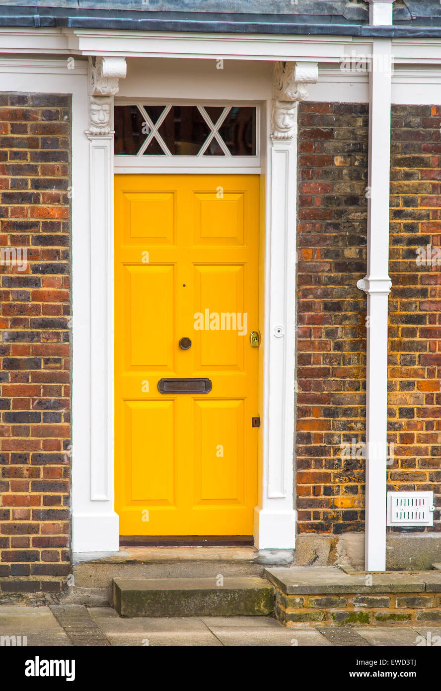 Yellow drainpipe hi-res stock photography and images - Alamy