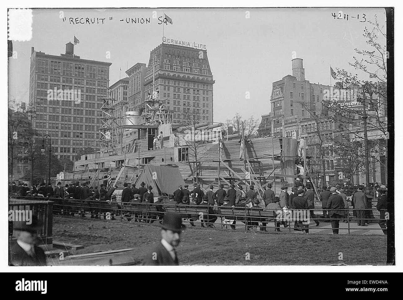 RECRUIT -- Union Sq Stock Photo - Alamy