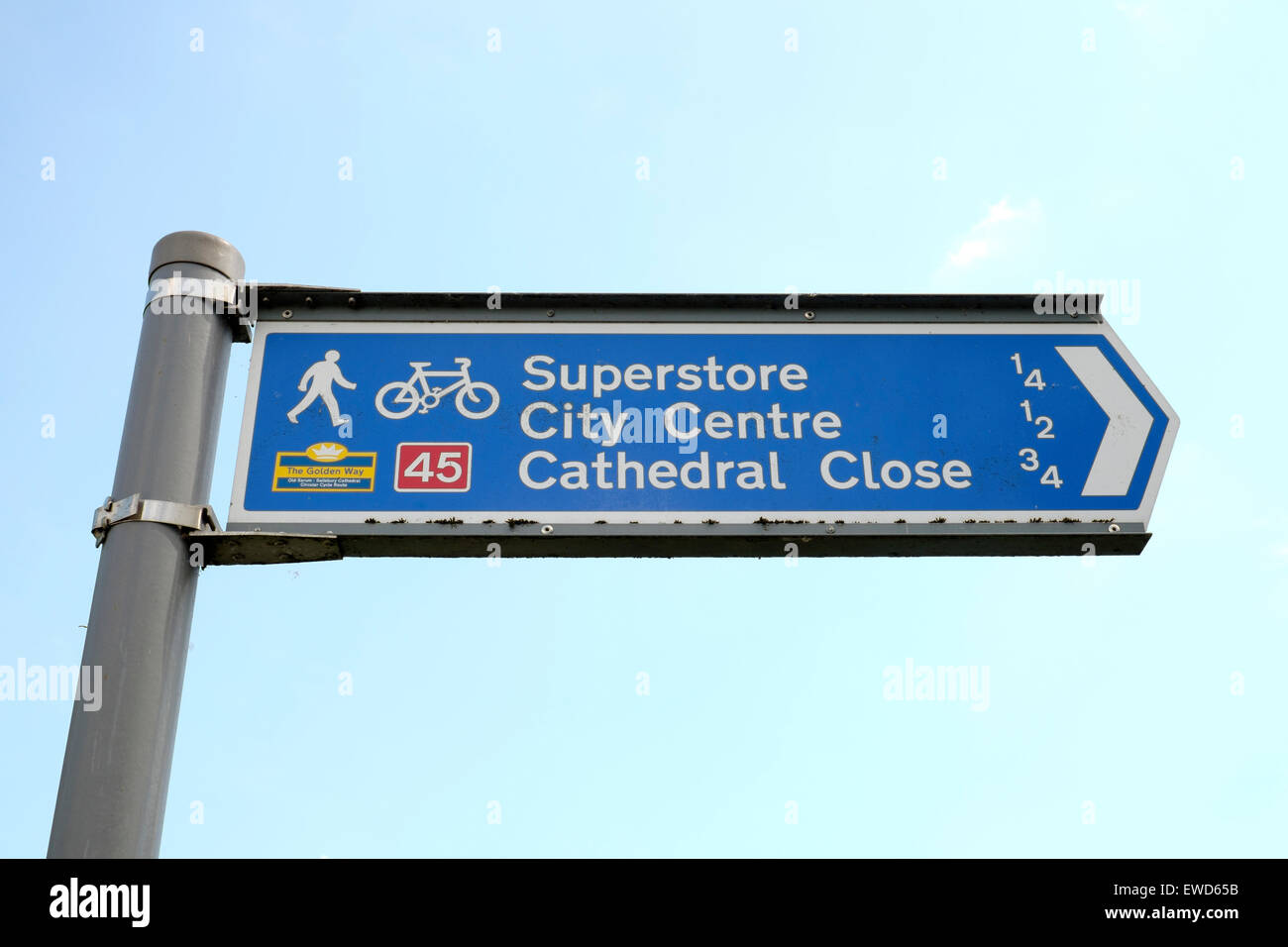 Blue direction sign for cyclists and walkers hi-res stock photography ...