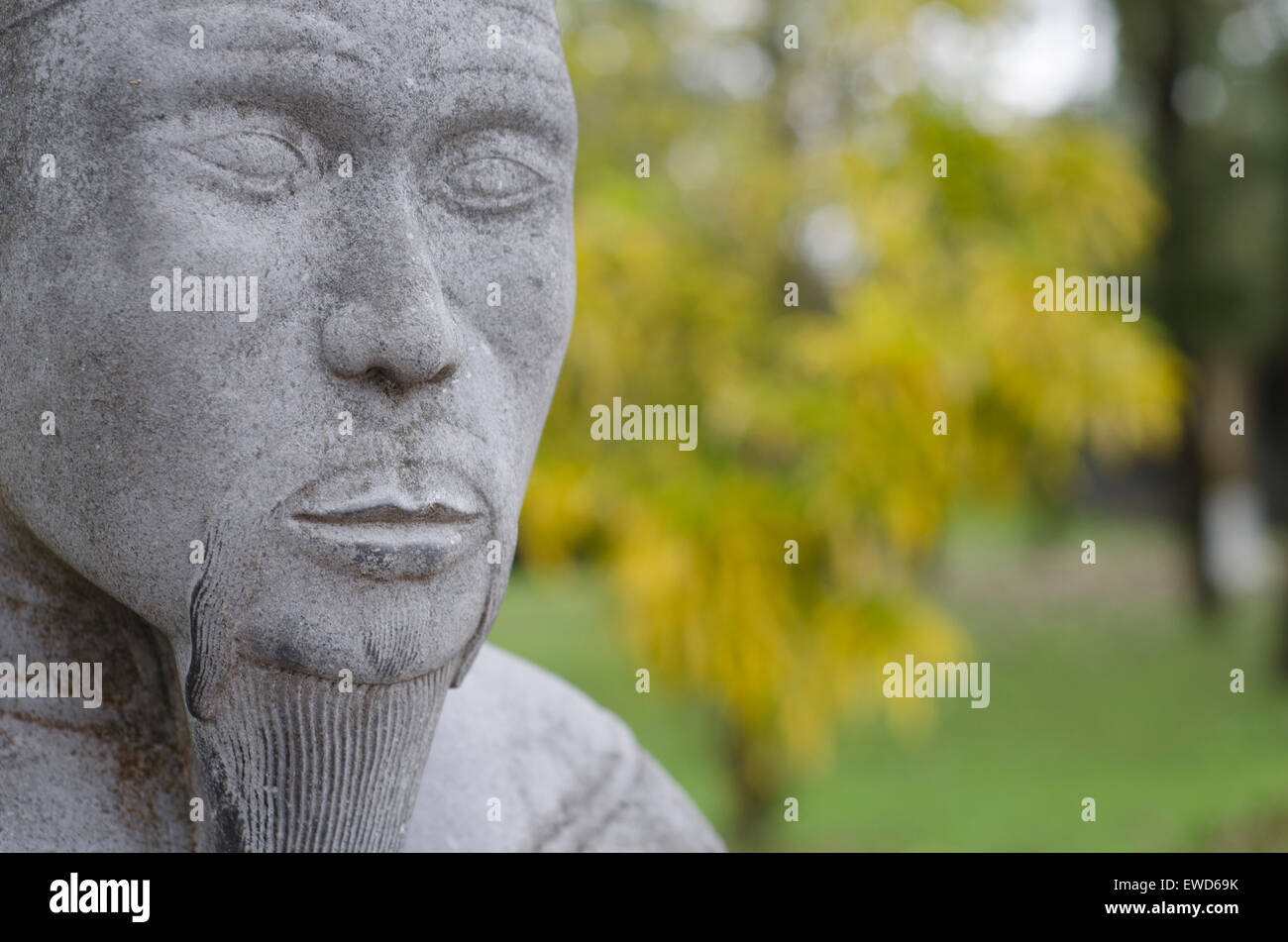 The citadel in Hue stone face statues of soldiers Stock Photo - Alamy