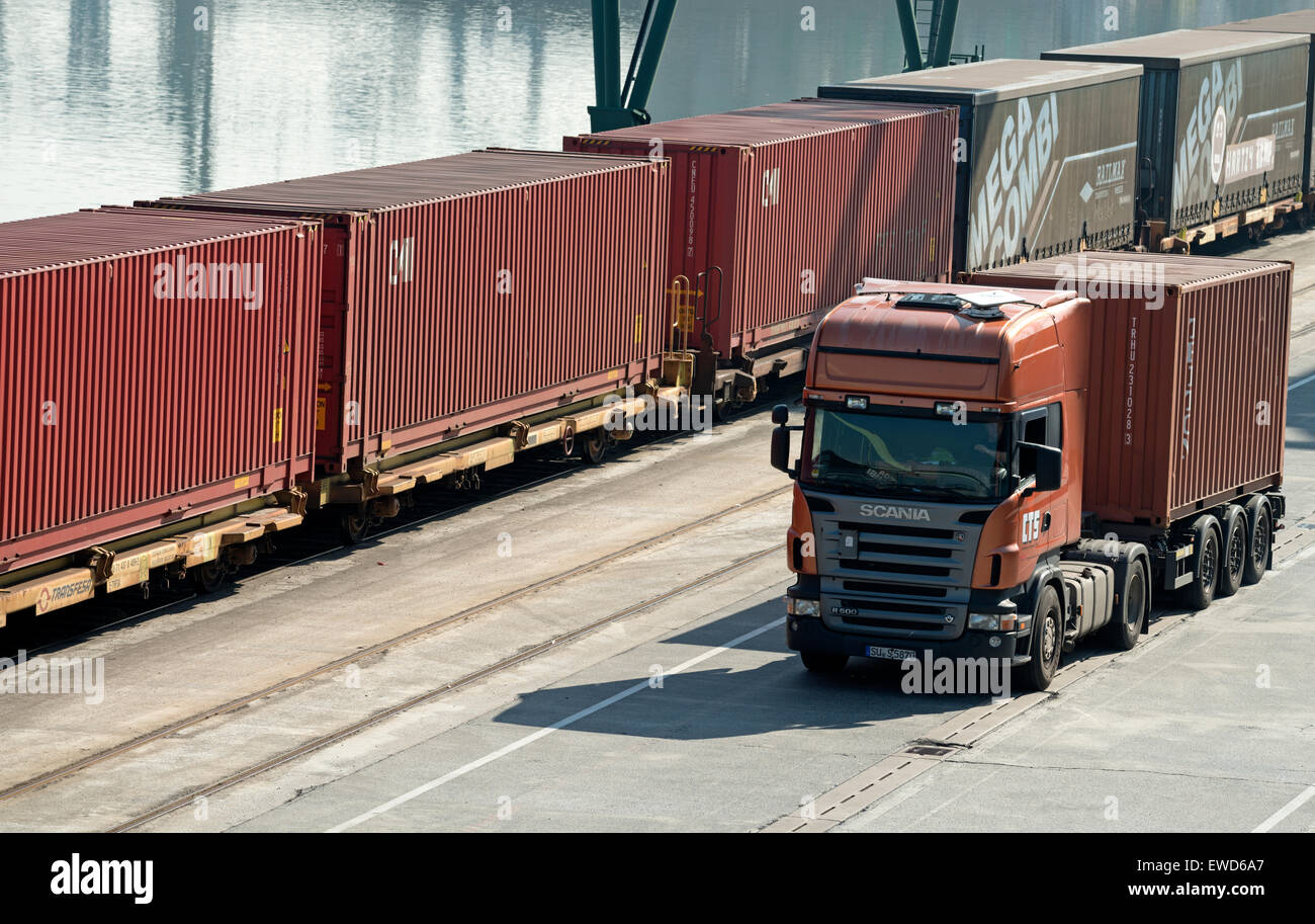 CTS HGV lorry loaded with container, Niehl 1 container terminal ...