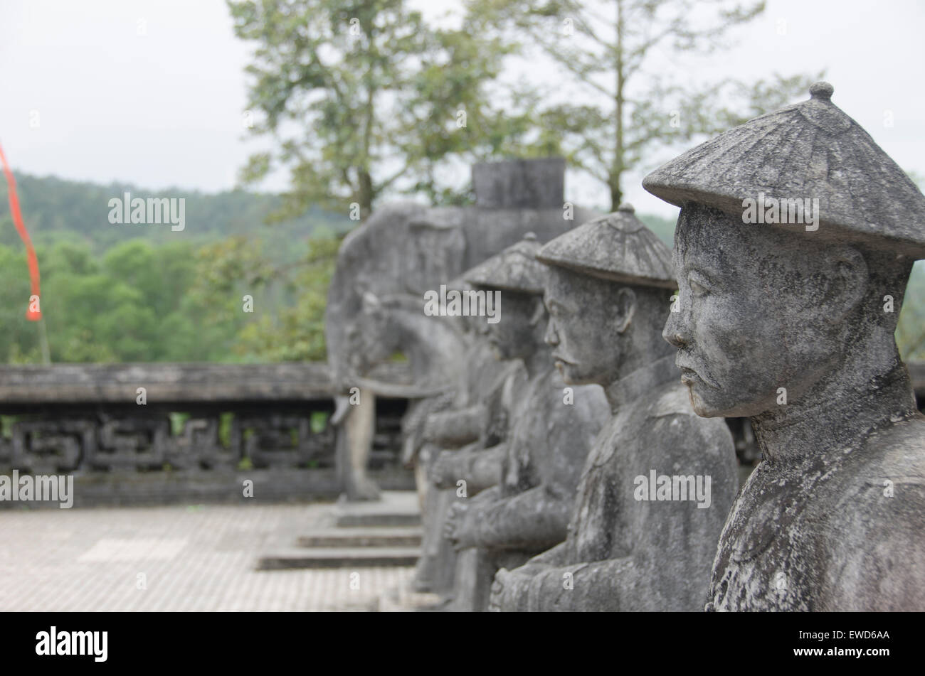 The citadel in Hue stone face statues of soldiers Stock Photo - Alamy