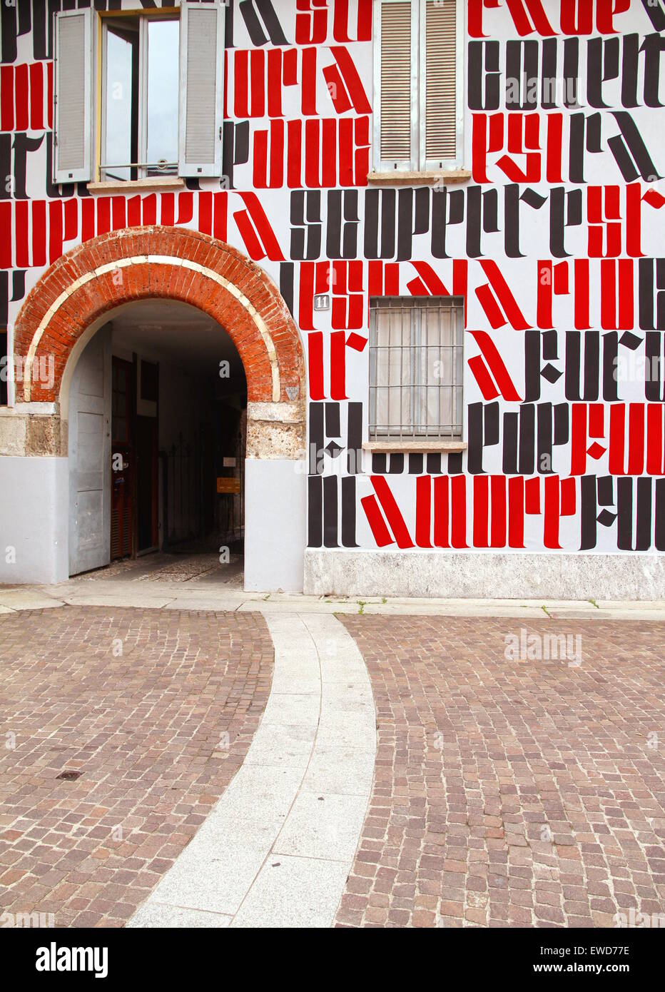 Decorated building in Milan, Italy Stock Photo - Alamy