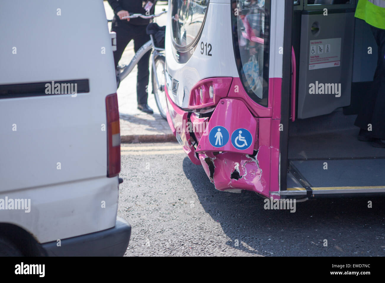 Belfast metro bus hi-res stock photography and images - Alamy