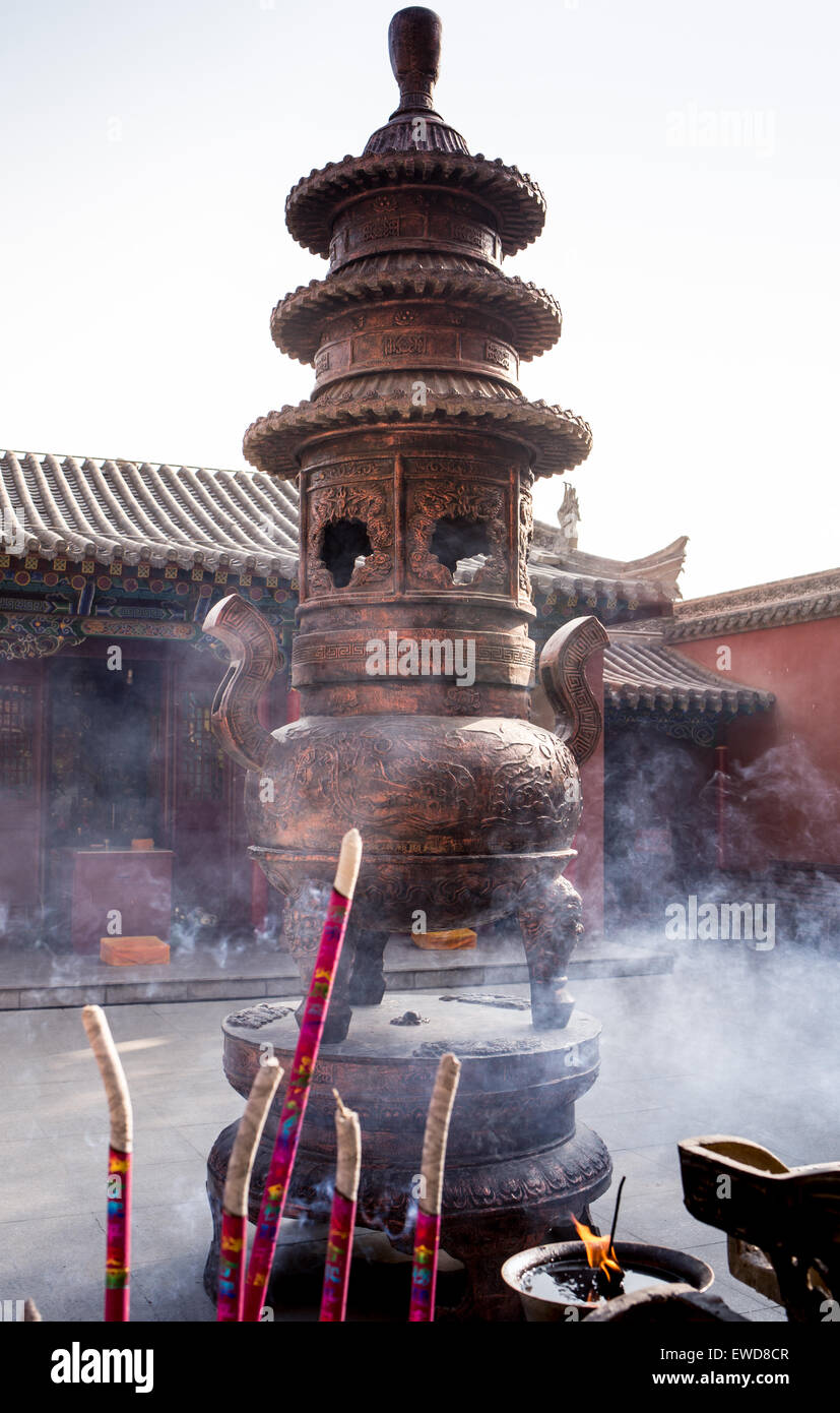 Visiting Chinese Buddhist tample Stock Photo - Alamy