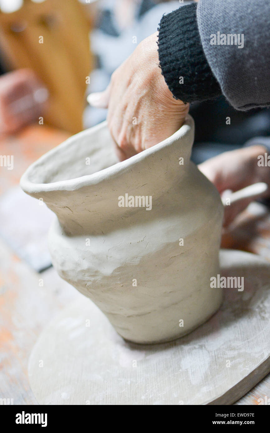 Pottery making craft hi-res stock photography and images - Alamy
