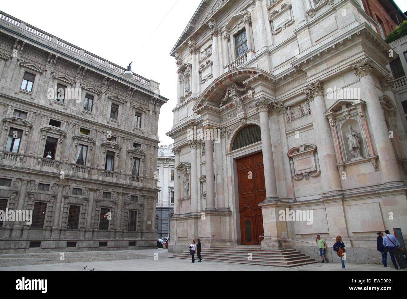 San Fedele church and square in Milan, Italy Stock Photo - Alamy