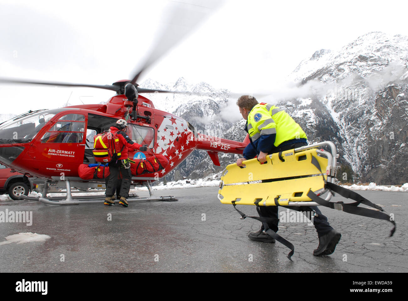 Ambulance alpine hi-res stock photography and images - Alamy