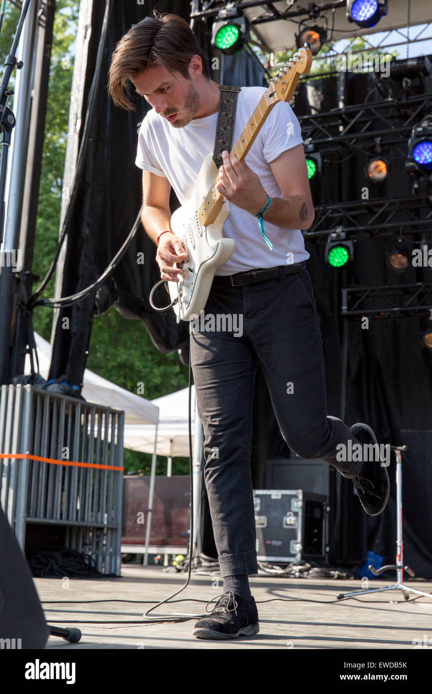 Bad suns band hi-res stock photography and images - Alamy