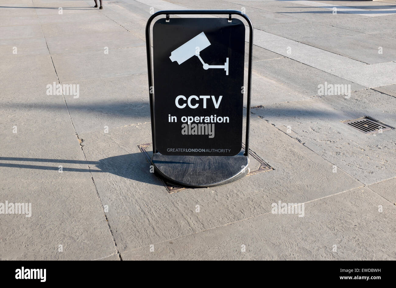 Cctv camera london hi-res stock photography and images - Alamy