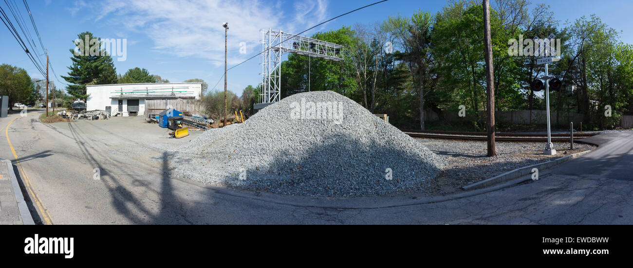 Gravel pile hi-res stock photography and images - Alamy