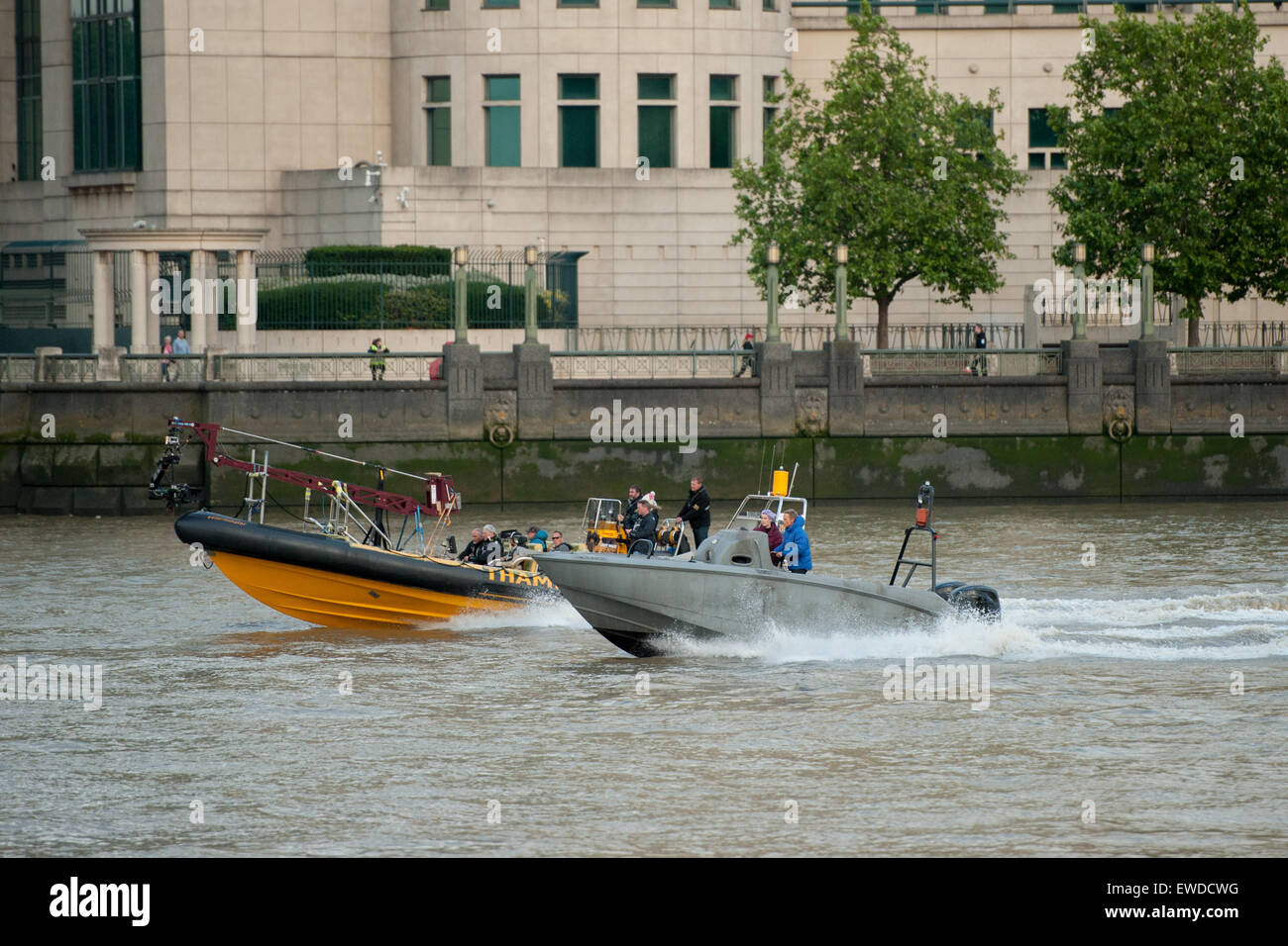 Mi6 building in james bond hi-res stock photography and images - Alamy