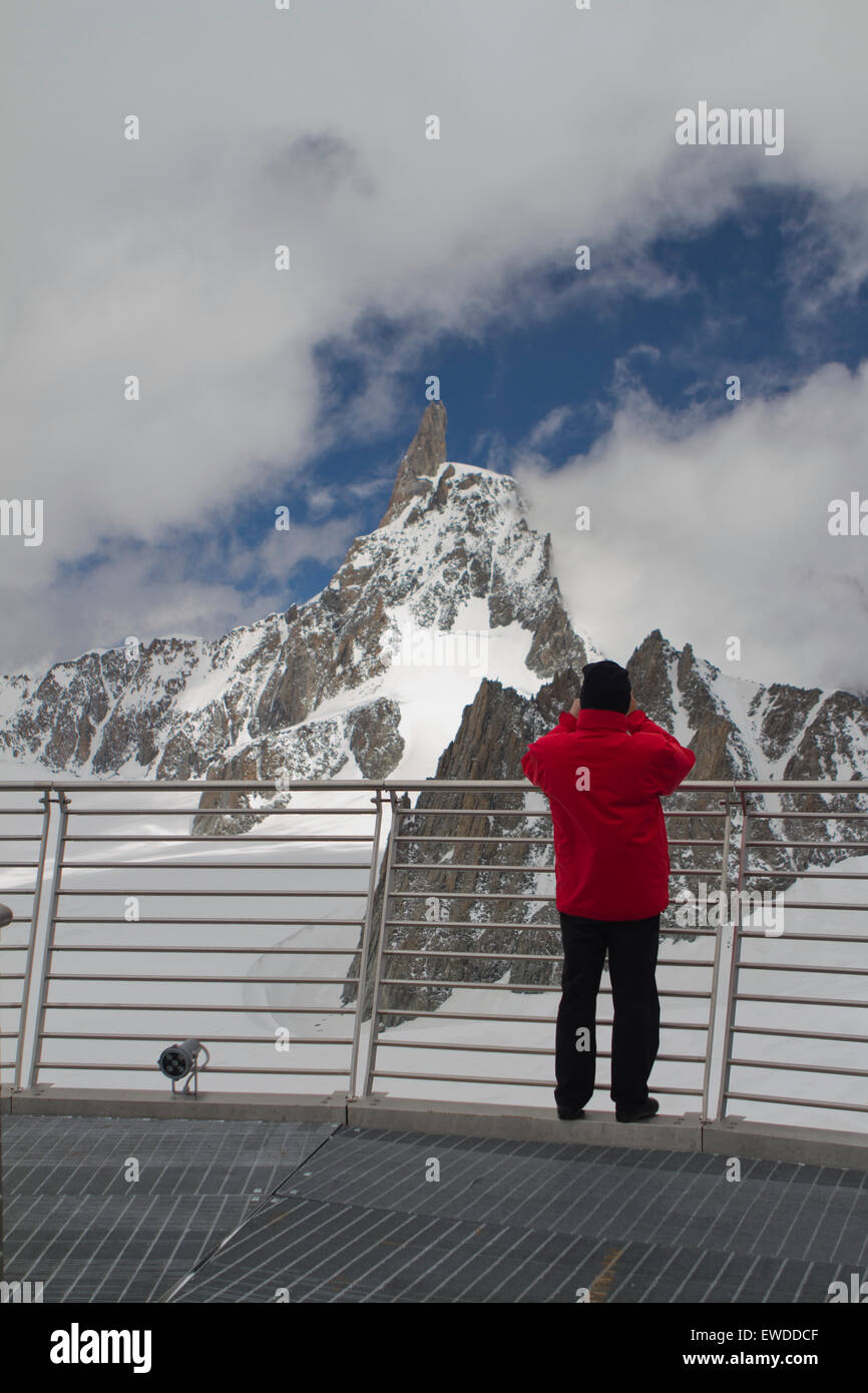 Massif du mont blanc dent du geant summit 3 hi-res stock photography ...