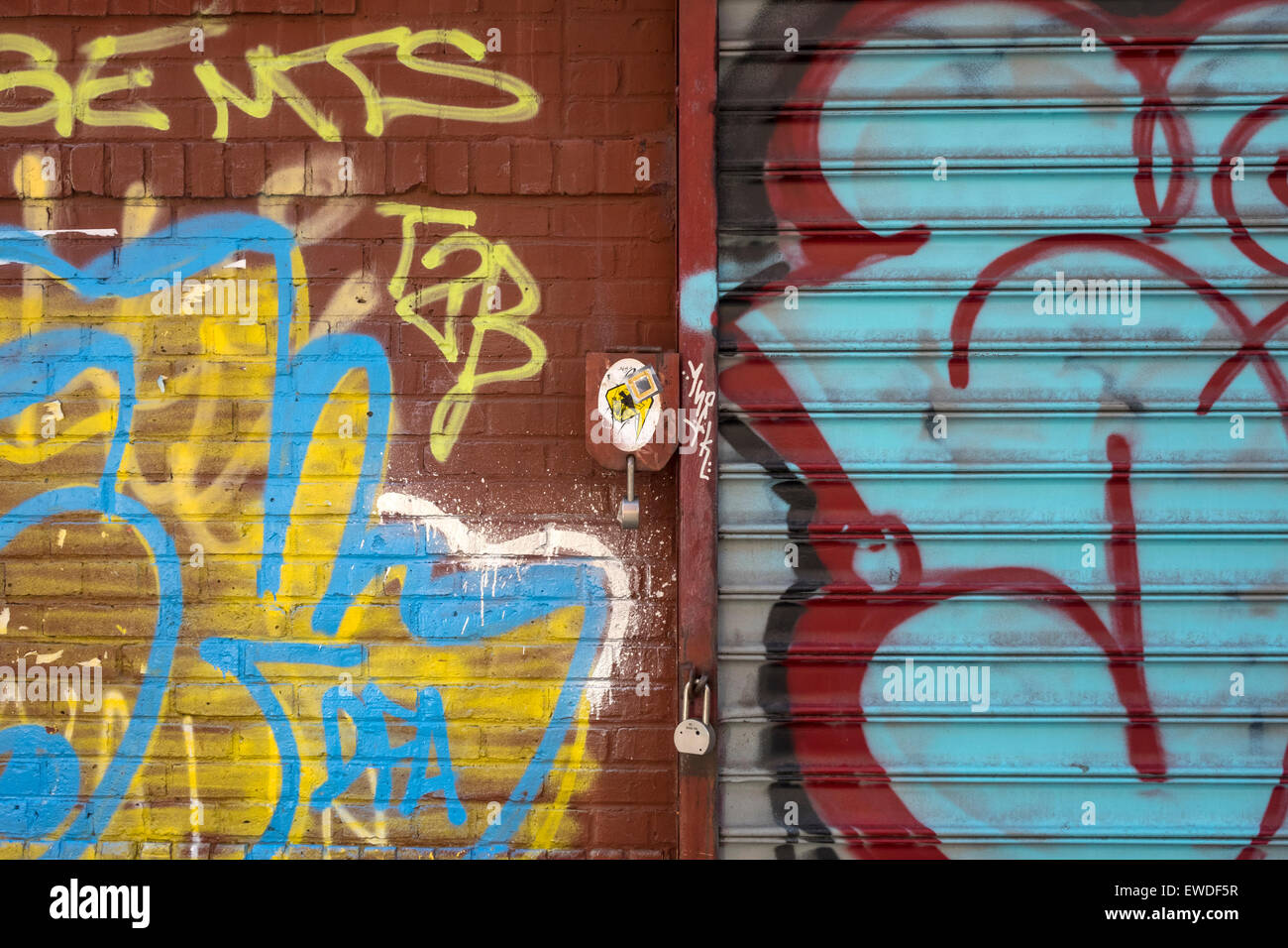 New york shops shutters hi-res stock photography and images - Alamy