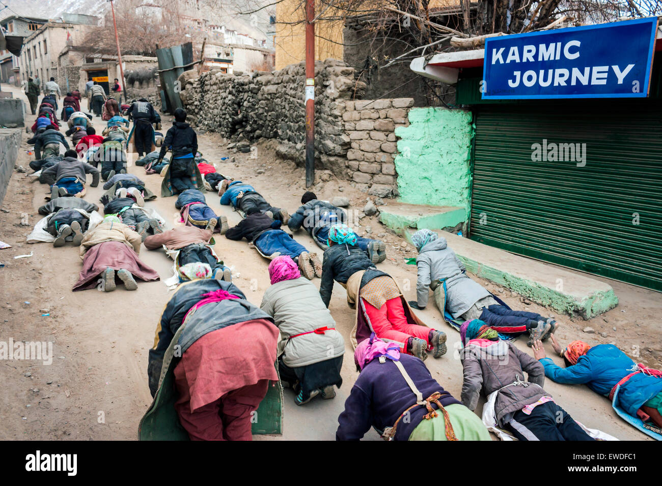 India people prostrating hi-res stock photography and images - Alamy