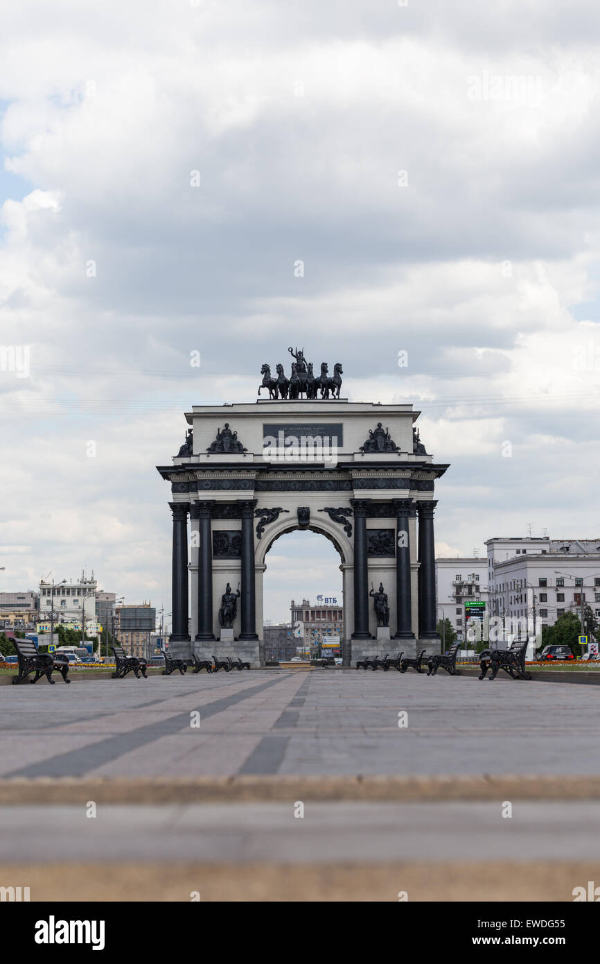 The Triumphal Gate on Victory Square in Moscow, Russia Stock Photo - Alamy