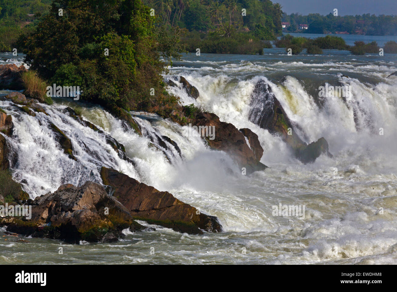 KHONE PHAPHENG WATERFALL in the 4 Thousand Islands Area (Si Phan Don ...