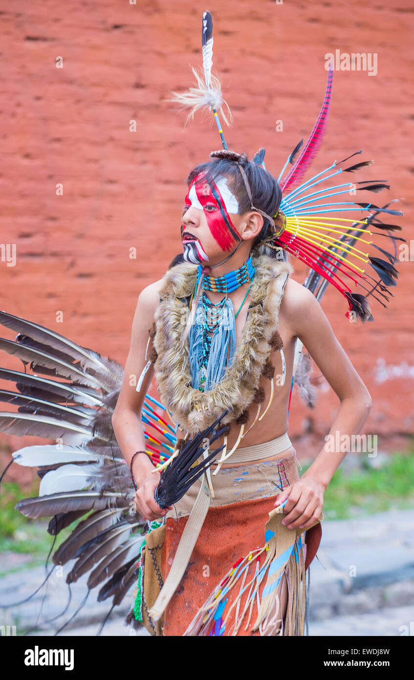 Native American with traditional costume participates at the festival ...