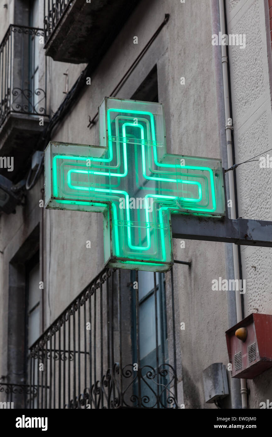 Pharmacy neon sign hi-res stock photography and images - Alamy
