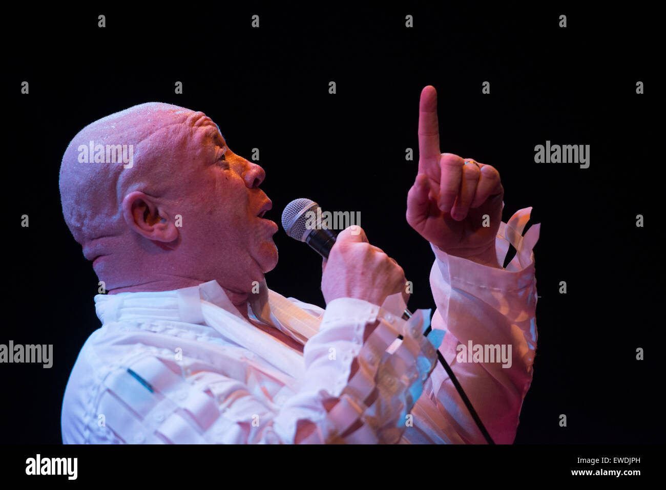 Haitian singer hi-res stock photography and images - Alamy