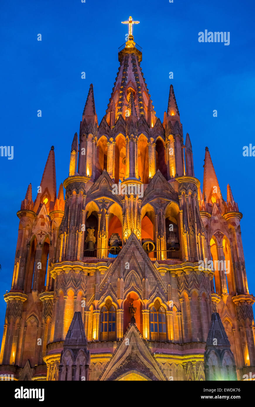 La parroquia de san miguel arcangel church in San Miguel de Allende ... La parroquia de san miguel arcangel church in San Miguel de Allende ...