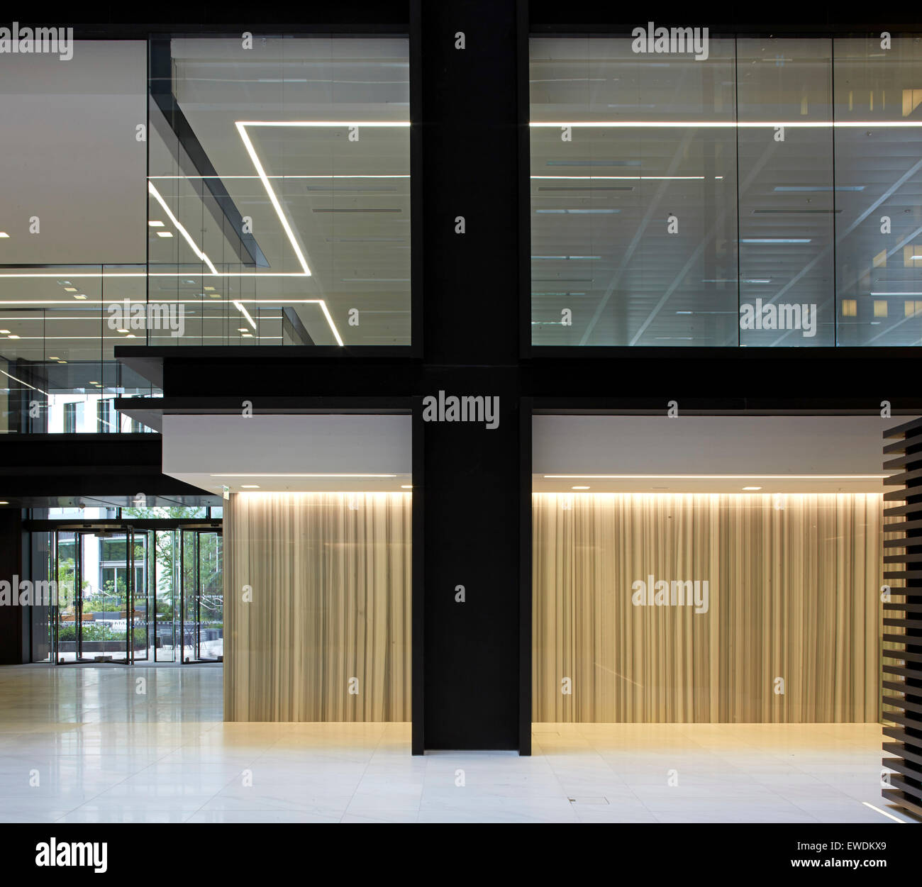 Glazing atrium hi-res stock photography and images - Alamy