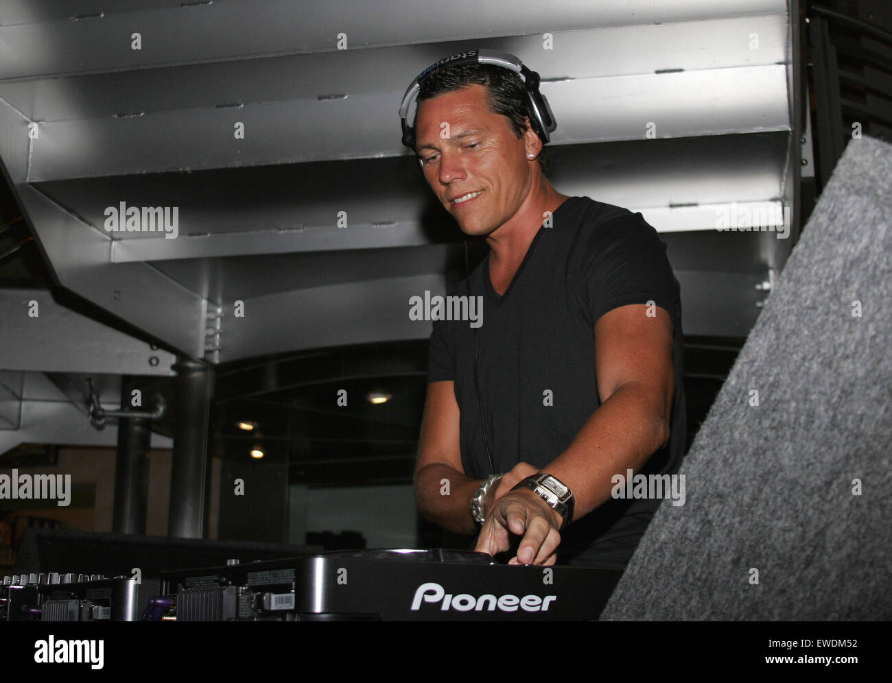 Tiesto musician hi-res stock photography and images - Alamy