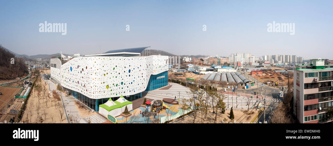 General panoramic morning view. Incheon Children Science Museum ...