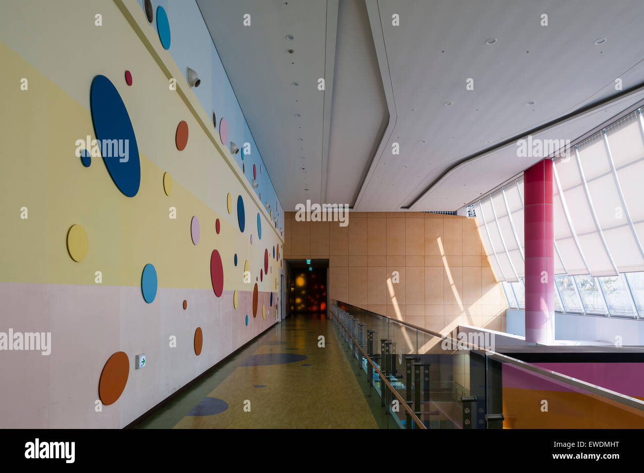 Upper floor corridor with natural light. Incheon Children Science ...