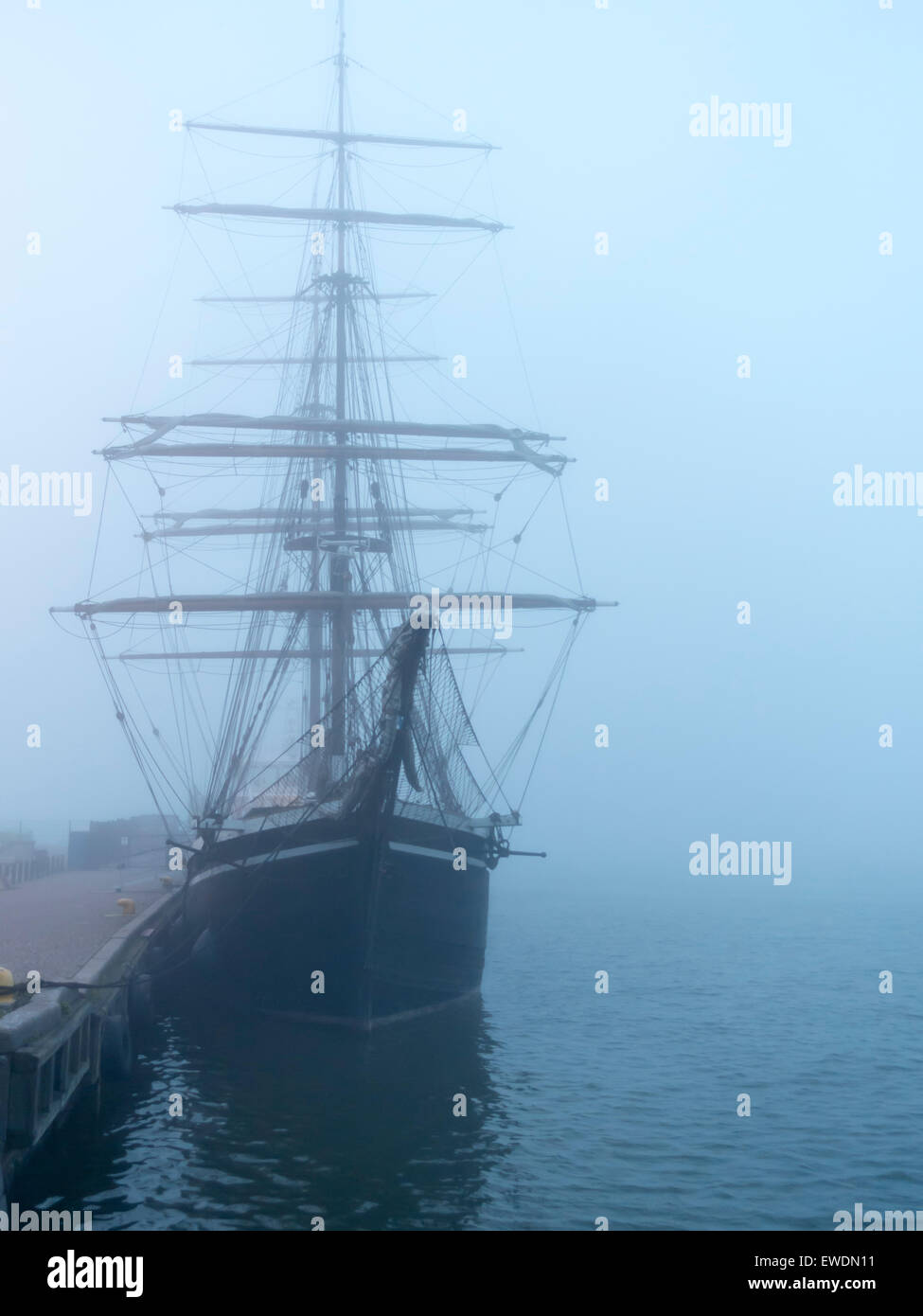 Sailing ship in fog hi-res stock photography and images - Alamy