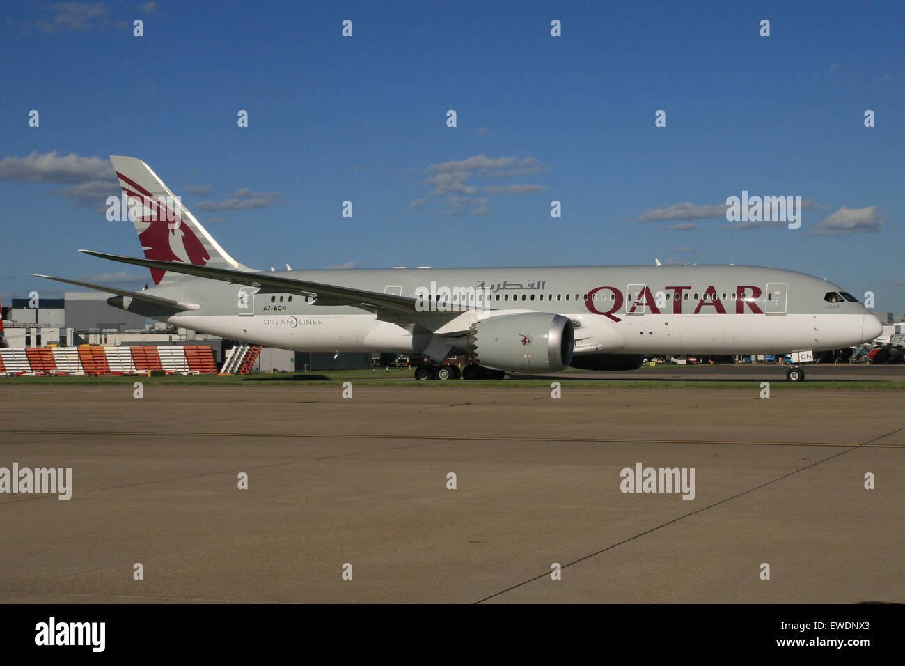 QATAR 787 DREAMLINER Stock Photo - Alamy