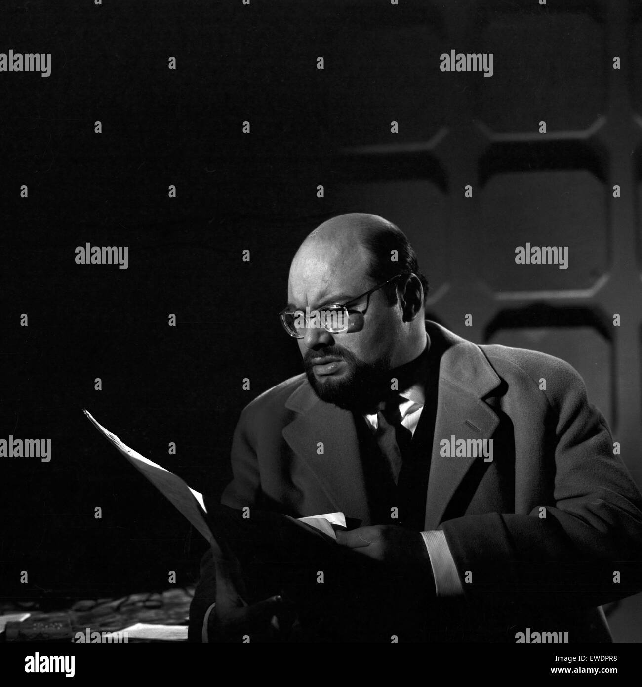 Szene in einem Fernsehspiel, Deutschland 1964. Scene of a TV movie ...