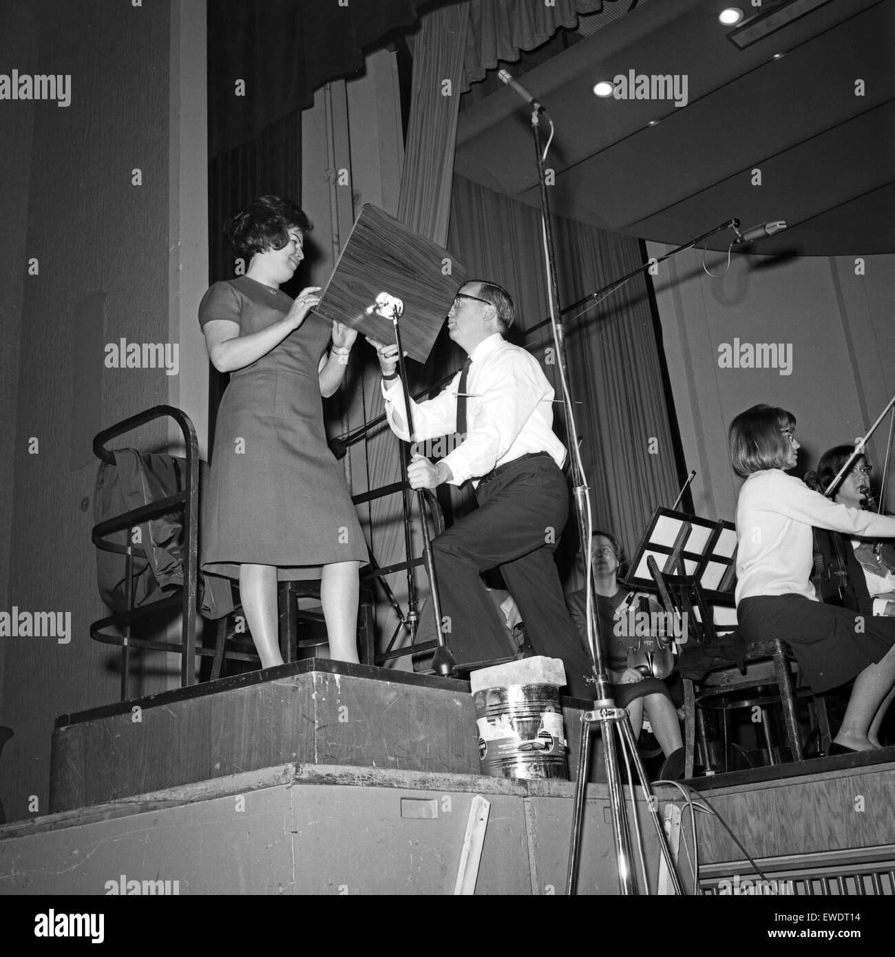 Gundula janowitz 1960s hi-res stock photography and images - Alamy