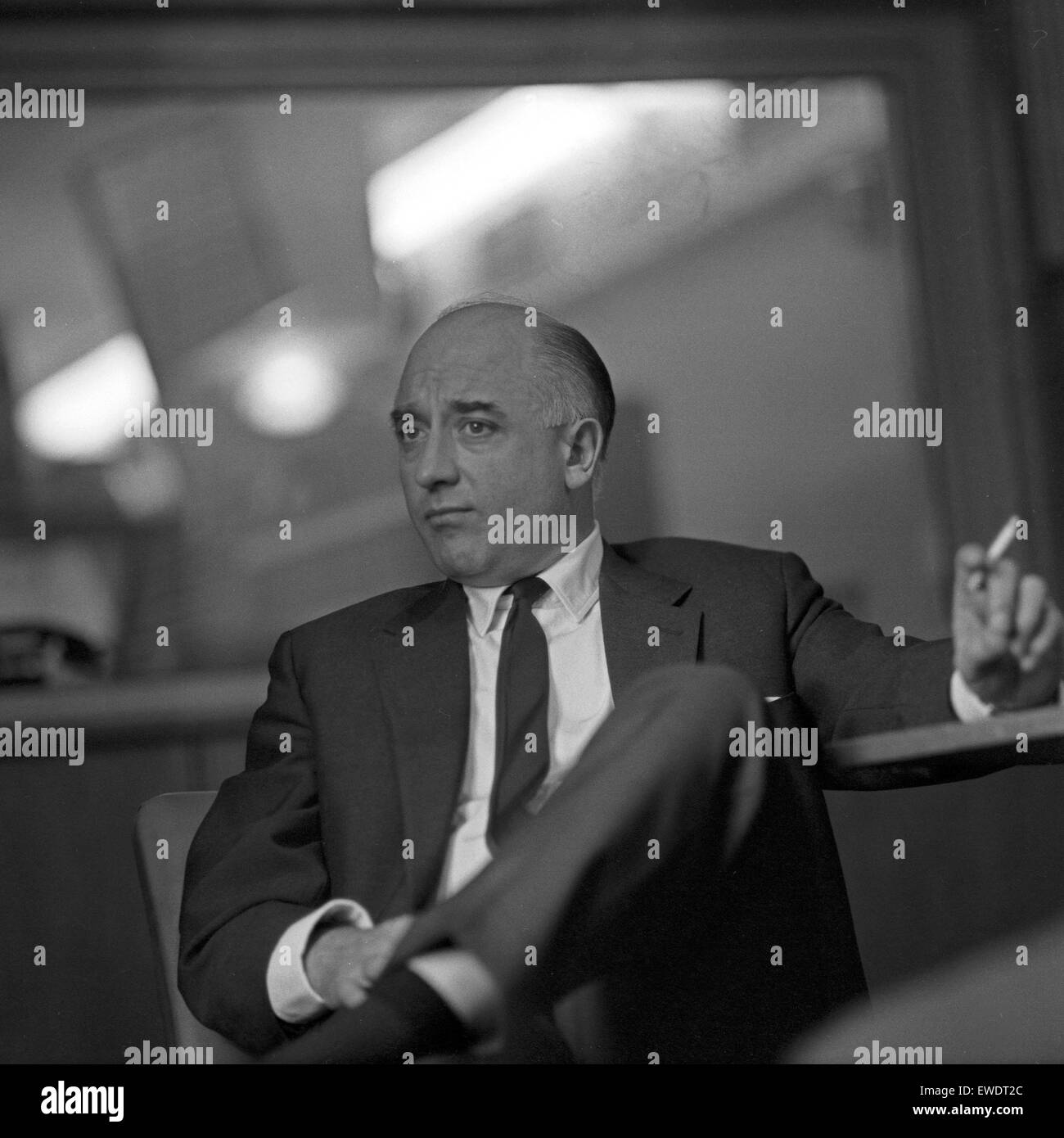 Journalism 1960s hi-res stock photography and images - Alamy