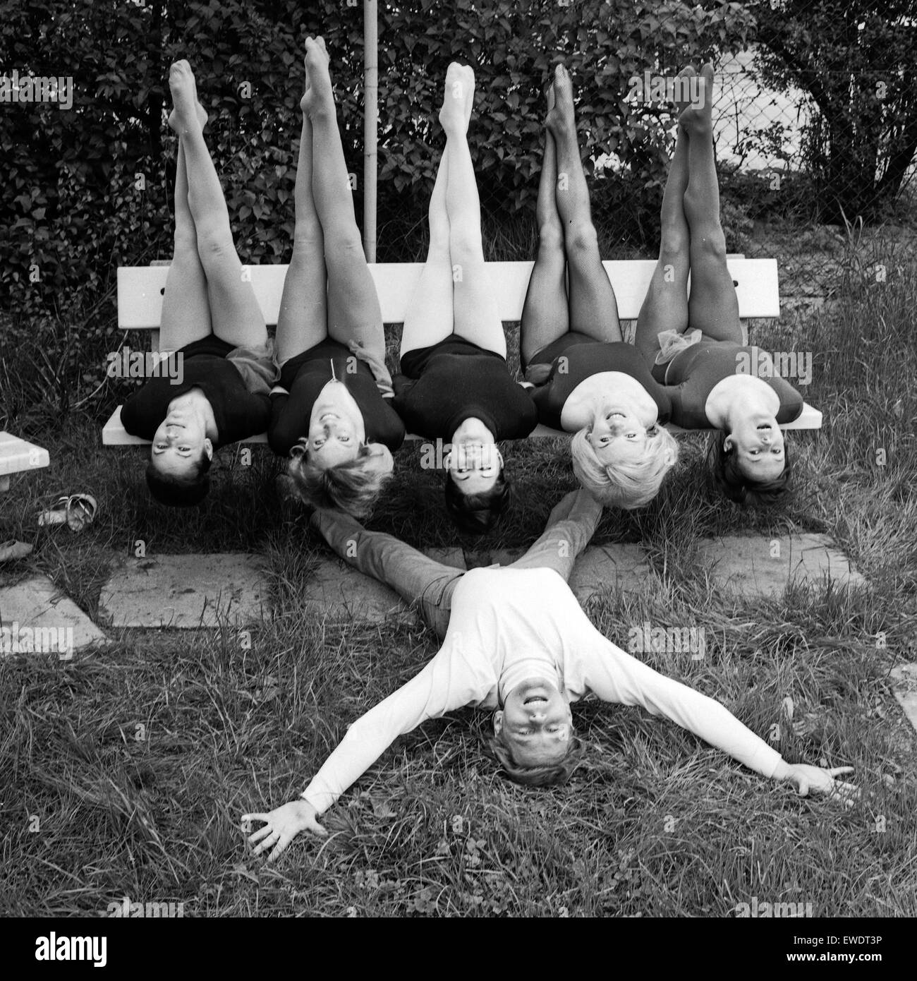 Group of german dancers hi-res stock photography and images - Alamy