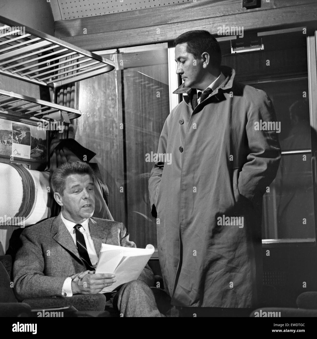 Episode "Des Rätsels Lösung" aus der Krimiserie "Intercontinetal ...