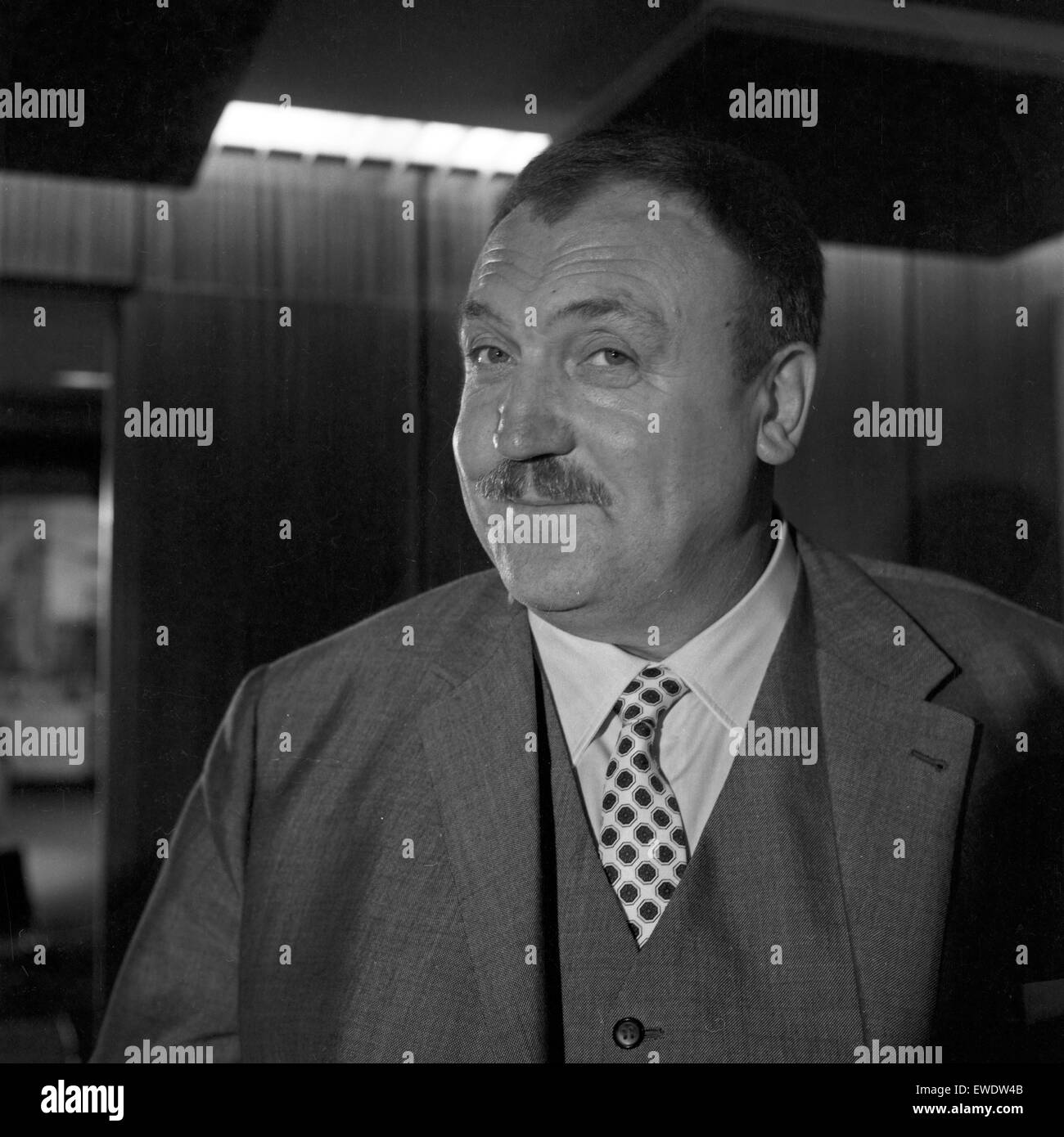 Maigret in Hamburg, Szenenfoto, Deutschland 1965 Stock Photo - Alamy