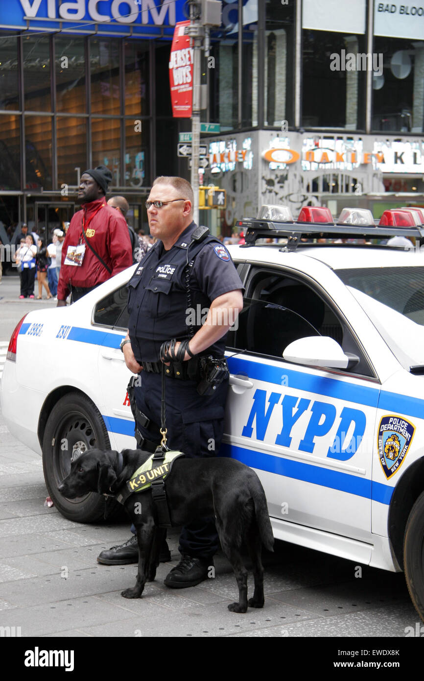 Police canine k 9 handler hi-res stock photography and images - Alamy