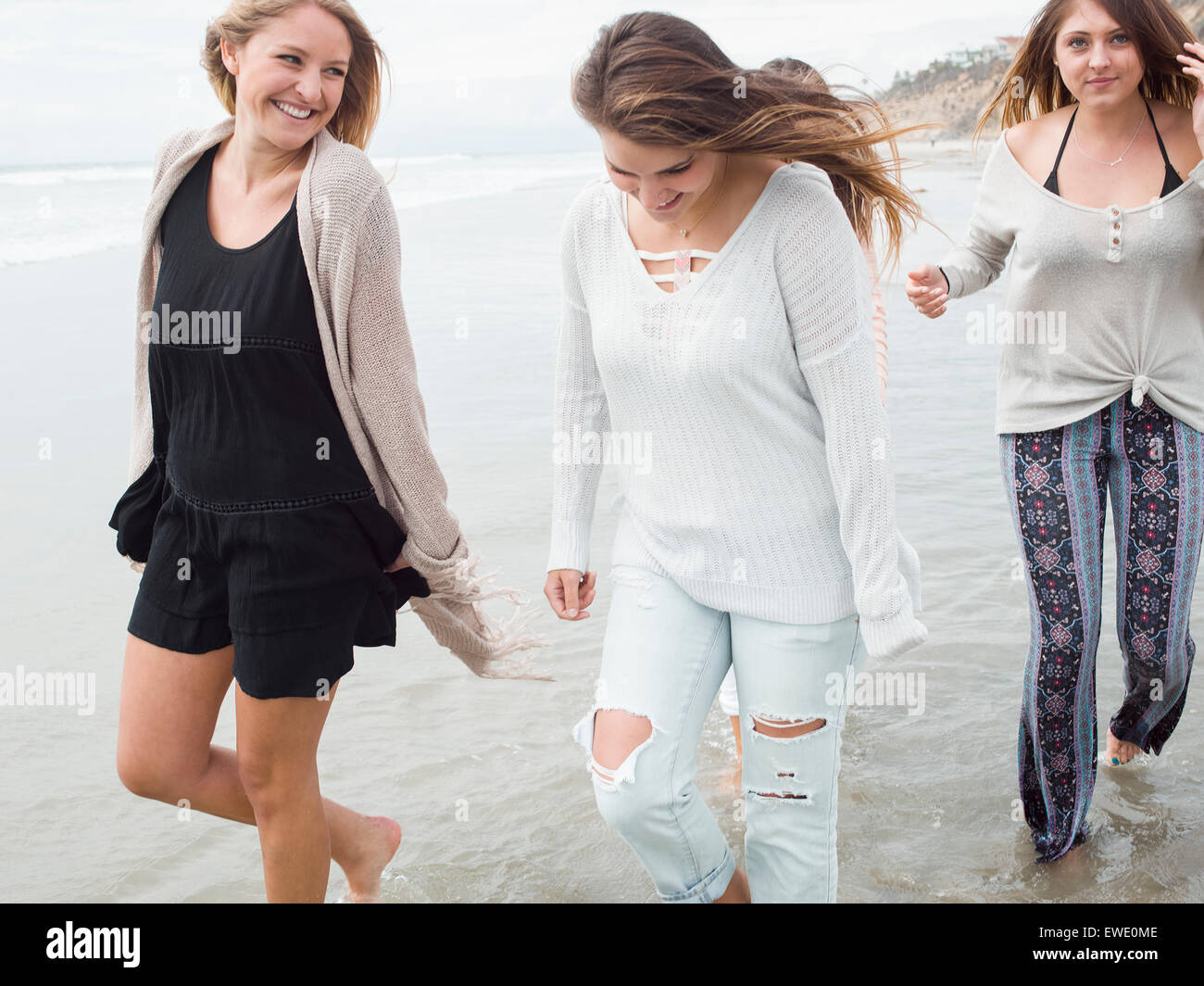 Three women beach hi-res stock photography and images - Alamy