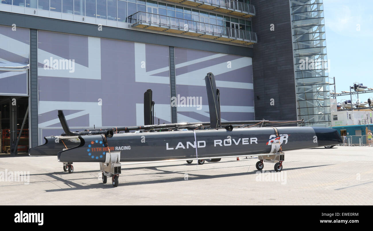 Land rover headquarters hi-res stock photography and images - Alamy