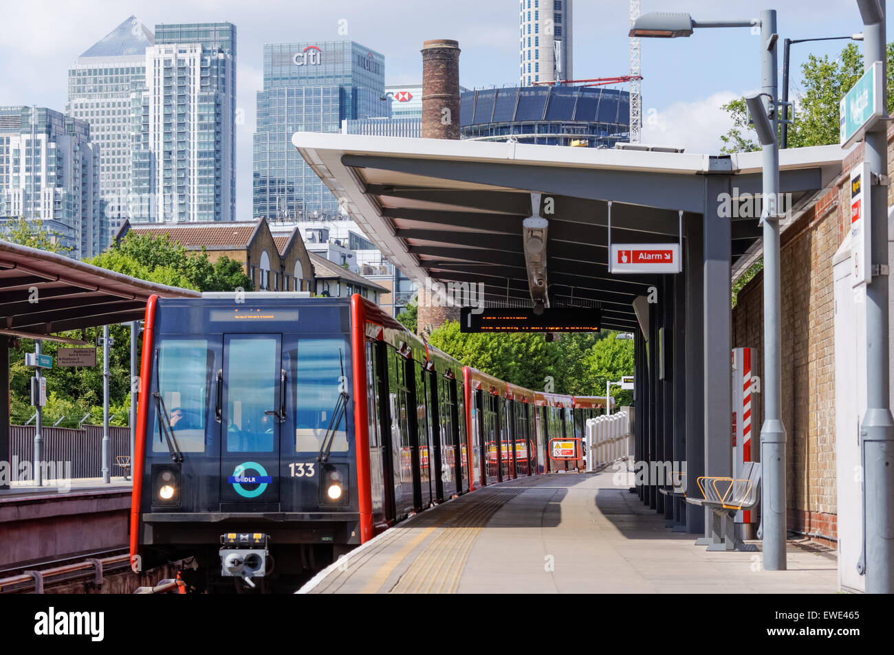 Dlr station london metro tube hi-res stock photography and images - Alamy