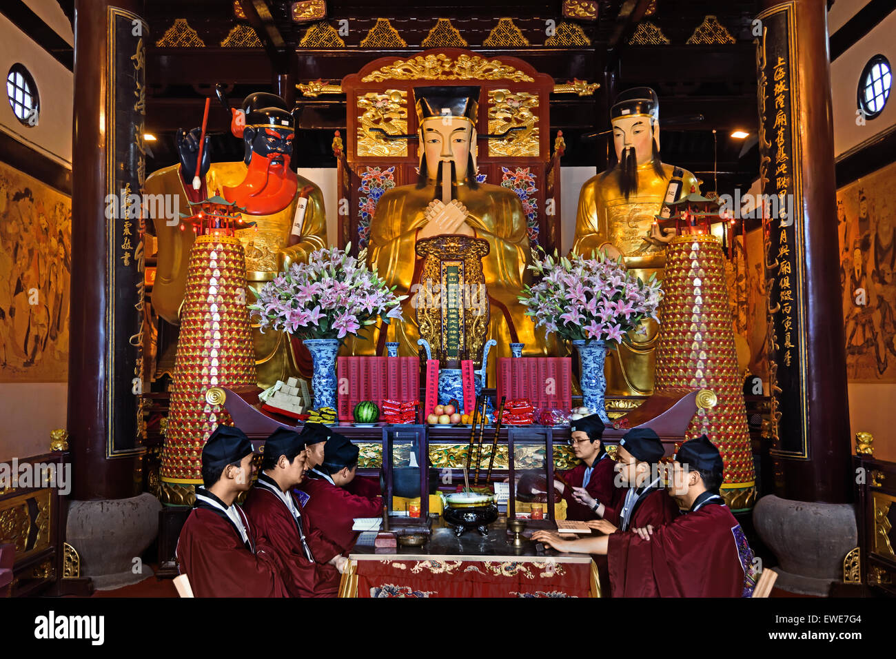 Chenghuang Miao Temple, the City God Temple , near Yuyuan Garden ...