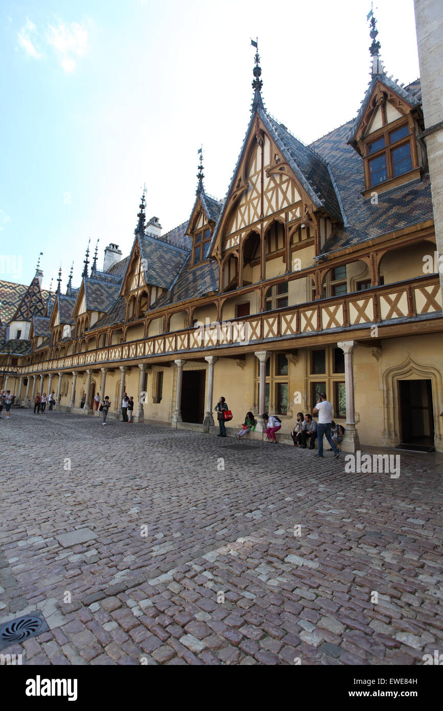 Hospices de Beaune, l'Hotel-Dieu founded by Nicolas Rolin and his wife ...