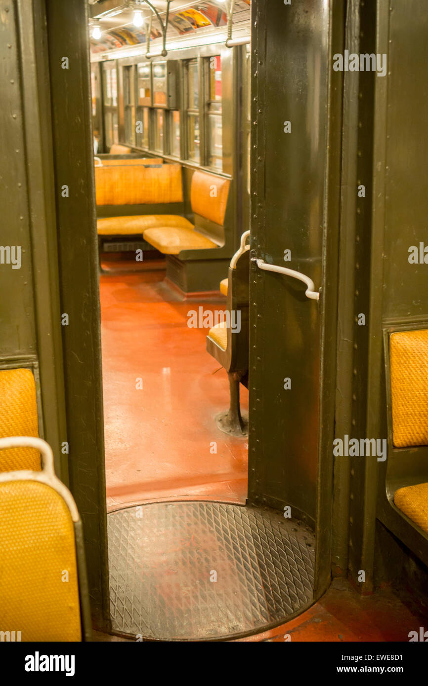 A BMT D-Type Triplex train, with articulated connection between cars ...